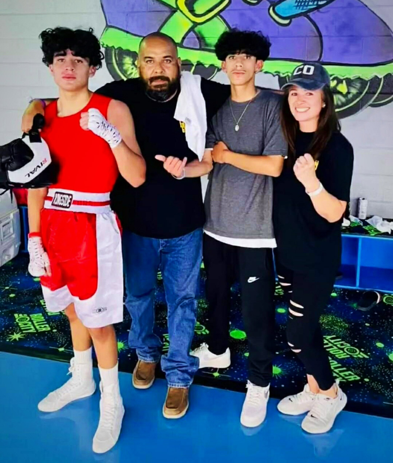 Sanchez brings home Golden Glove trophy | The Herald Times | Serving ...