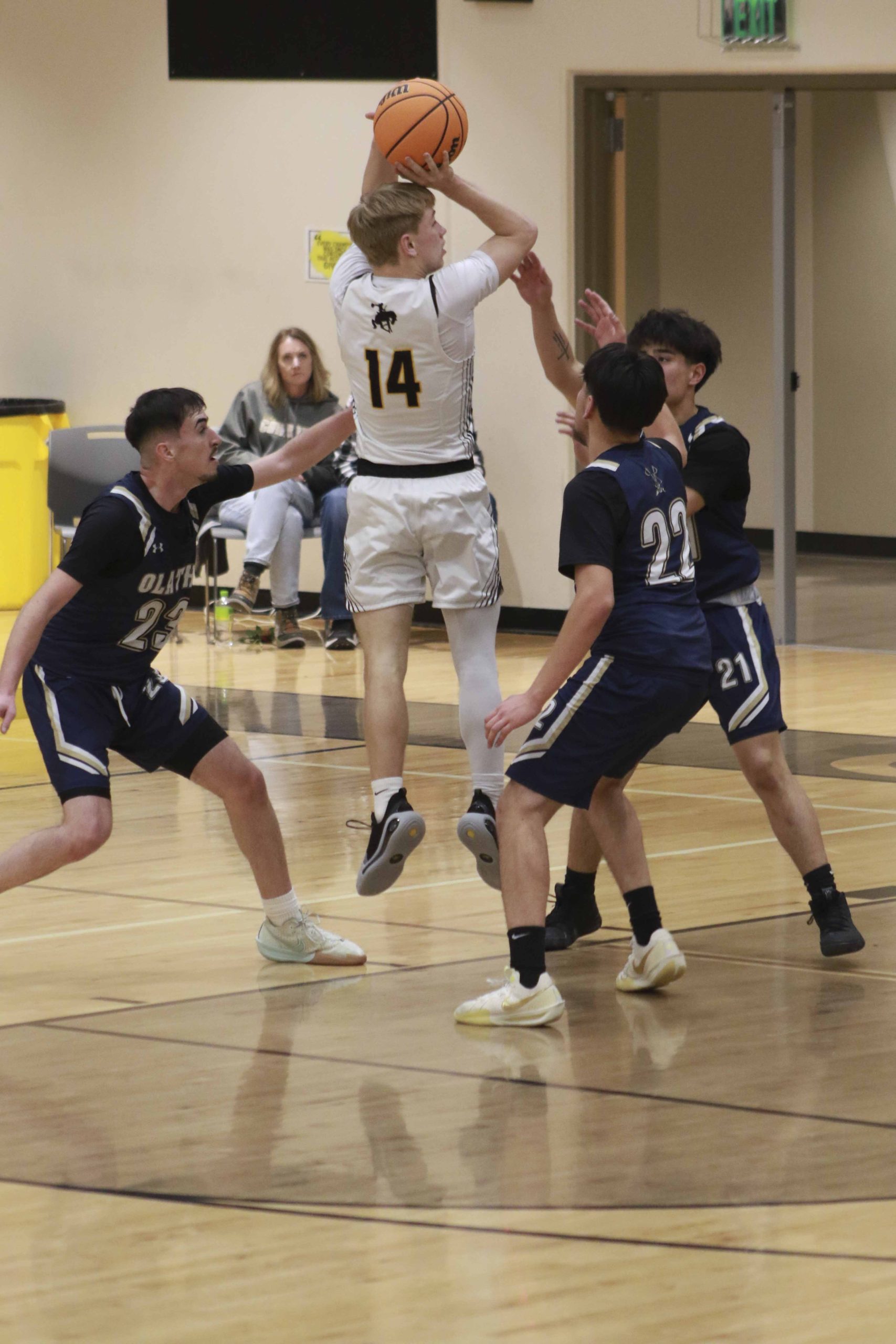 Meeker Cowboys celebrate senior night with season-high victory | The ...